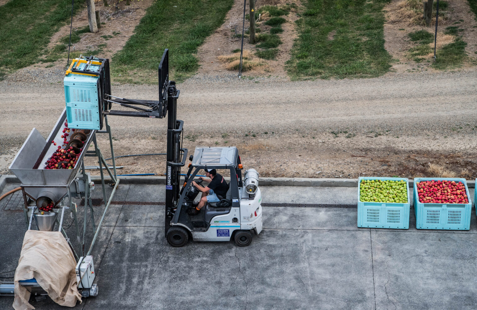 Hydraulic Bin Tippers – Safe Produce Handling | AIM Sales Australia